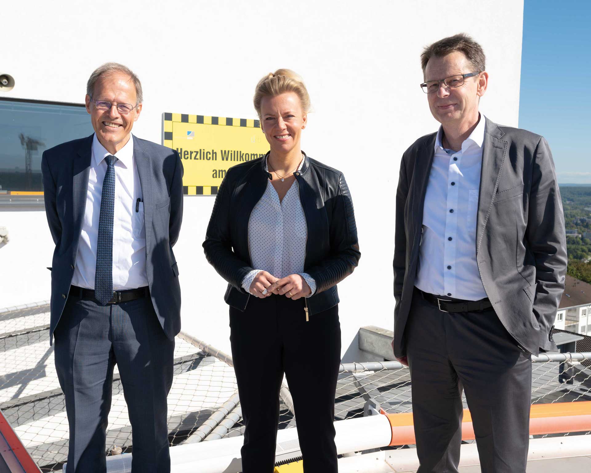 Ministerin Ina Brandes zu Gast am Universitätsklinikum Bonn - ukb ...